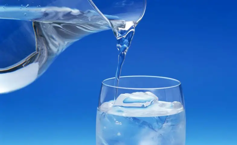 ¿Qué es el agua y cuáles son sus propiedades? - Como Funciona Que